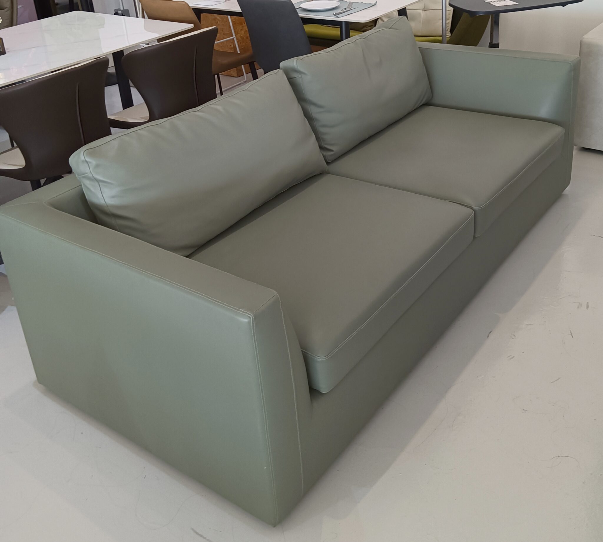 Maverick Sofa - illum